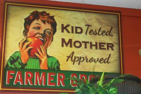 Custom Graphic Signs by Dave's Signs: Get Your Quote Today!