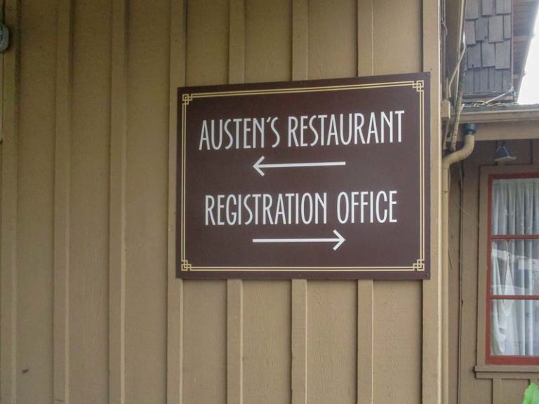 Wayfinding Hotel Signs: What Does Your Location Need? - Dave's Signs