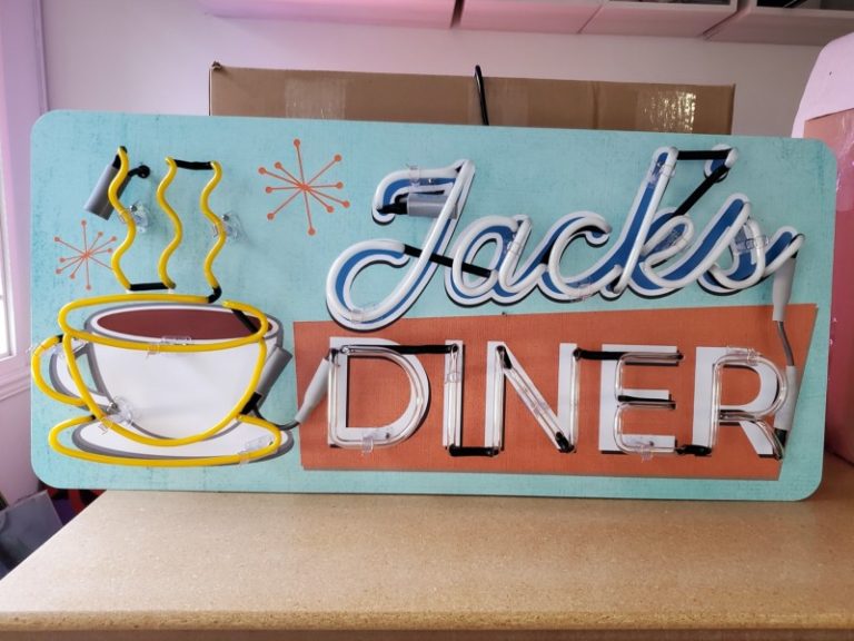 Neon Diner Signs Draw in Hungry Customers - Dave's Signs
