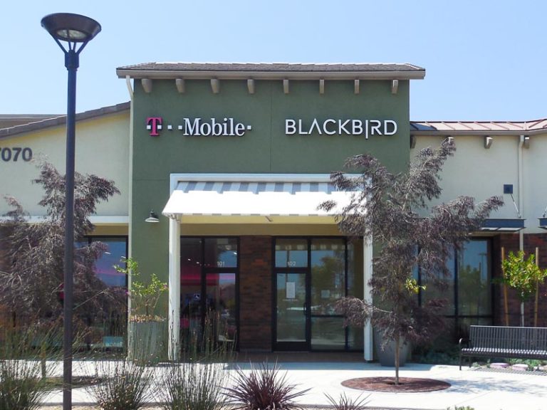 Outdoor Signage Design Ideas to Boost Your Business - Dave's Signs